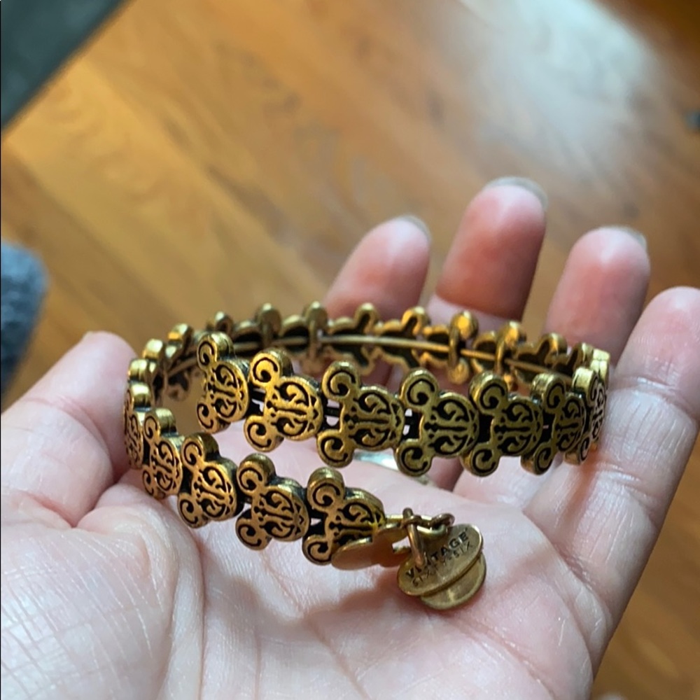 Special Edition Mickey Filigree Gypsy Alex & Ani - Gem